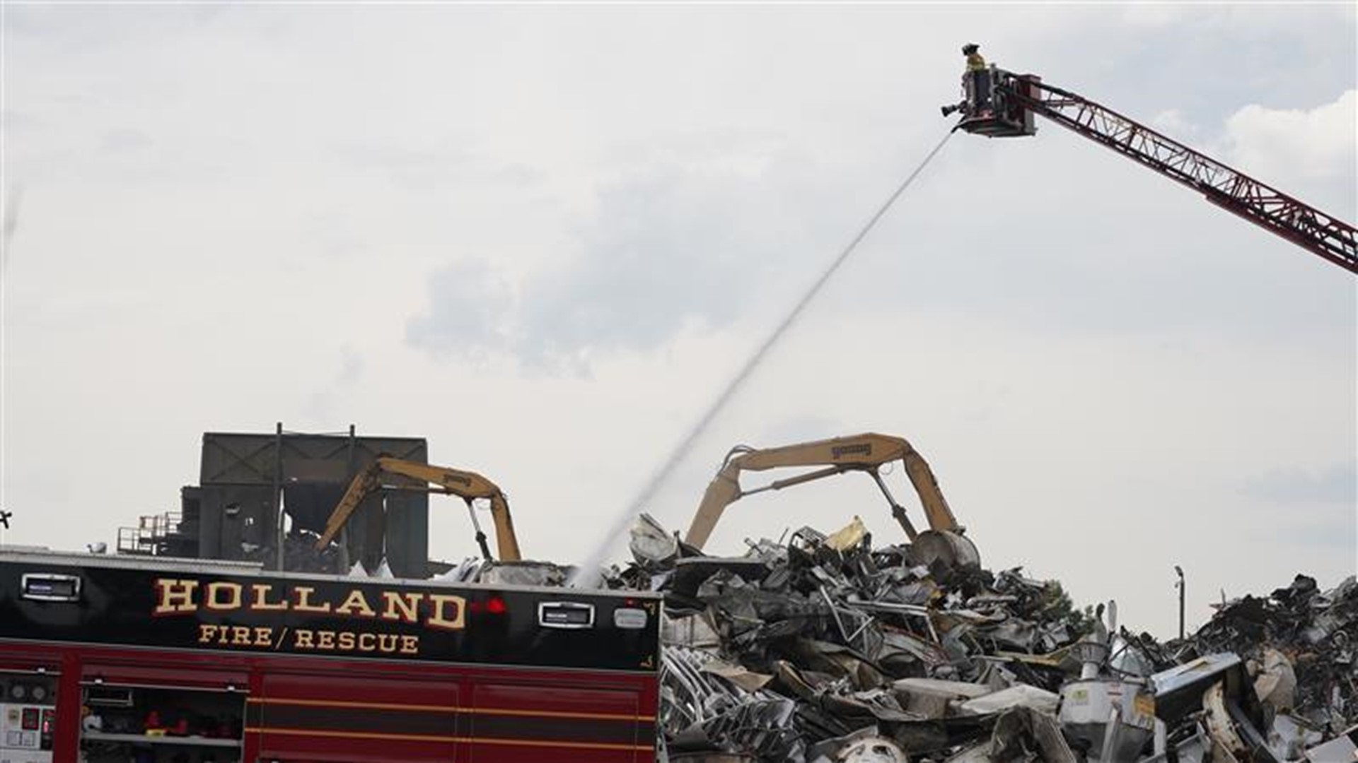 Fire breaks out at Padnos headquarters in Holland, MI | wzzm13.com