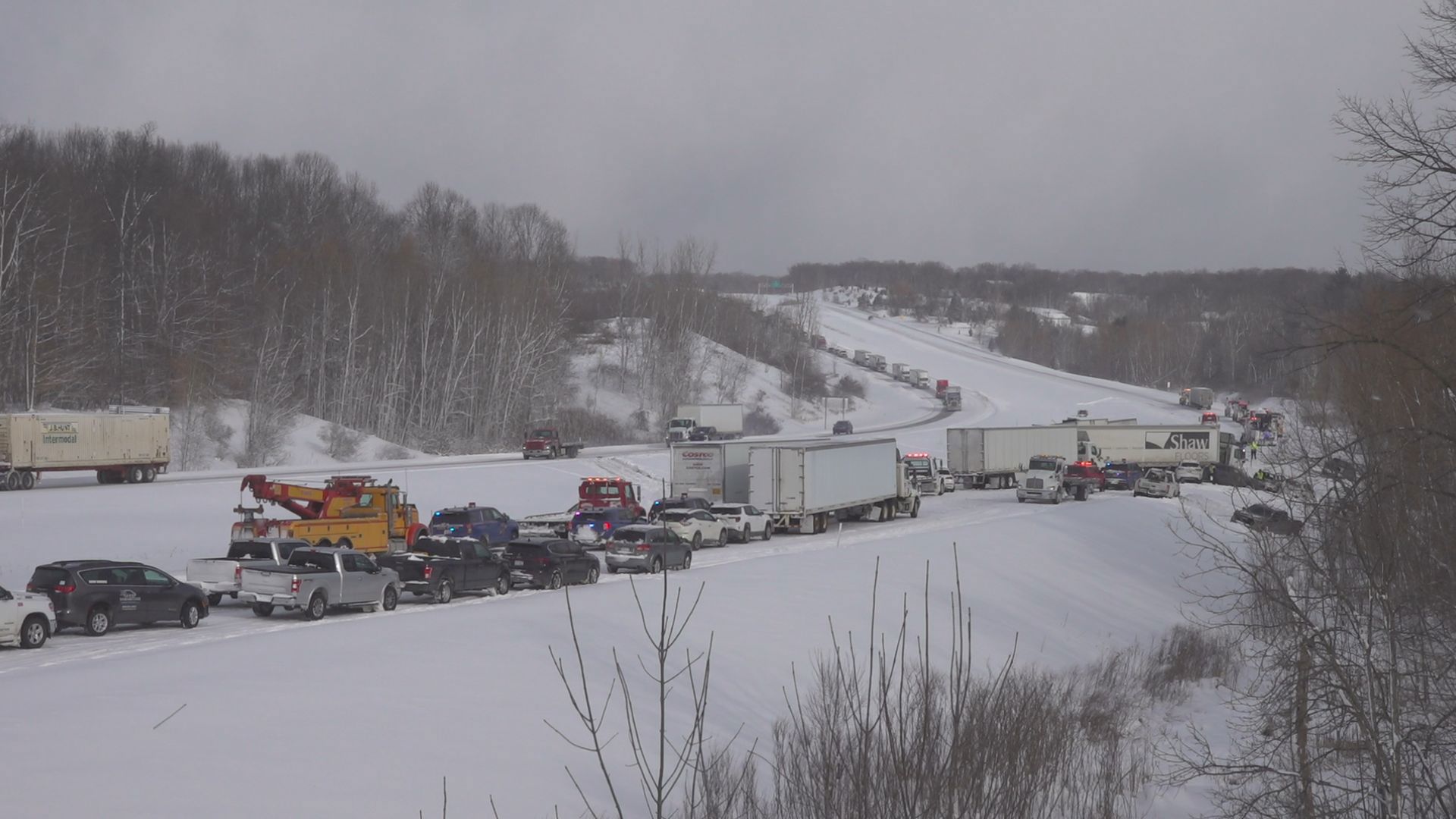 30-vehicle pileup on M-6 at Broadmoor closed freeway for over 6 hours ...