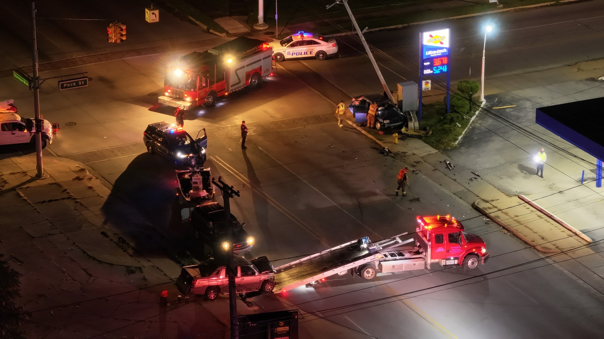 Power line downed, injuries after Muskegon Heights crash | wzzm13.com