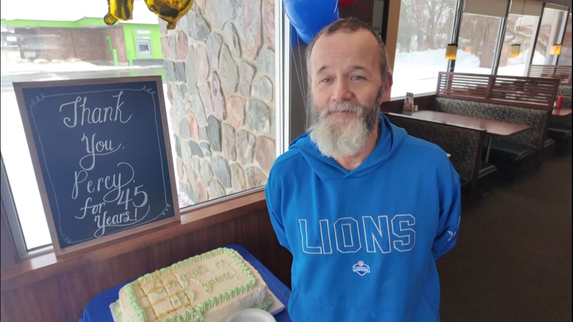 Russ' cook celebrates 45 years at Plainfield Avenue location | wzzm13.com