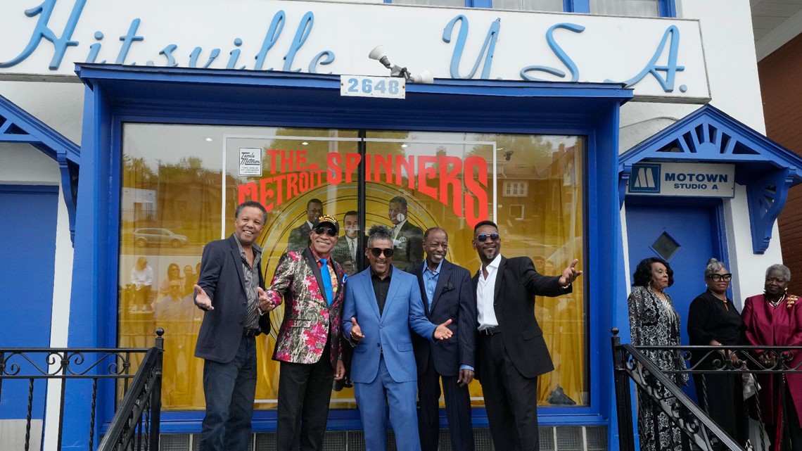 The Spinners donate performance outfits to Motown Museum | wzzm13.com