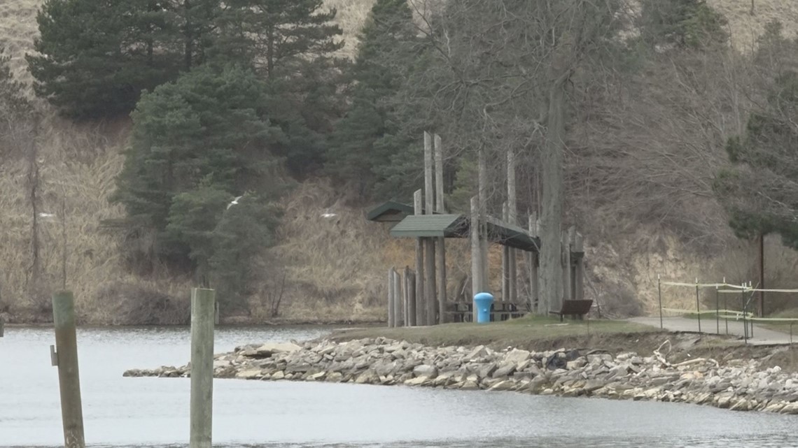 Grand Haven asking for proposals to renovate Chinook Pier. | wzzm13.com