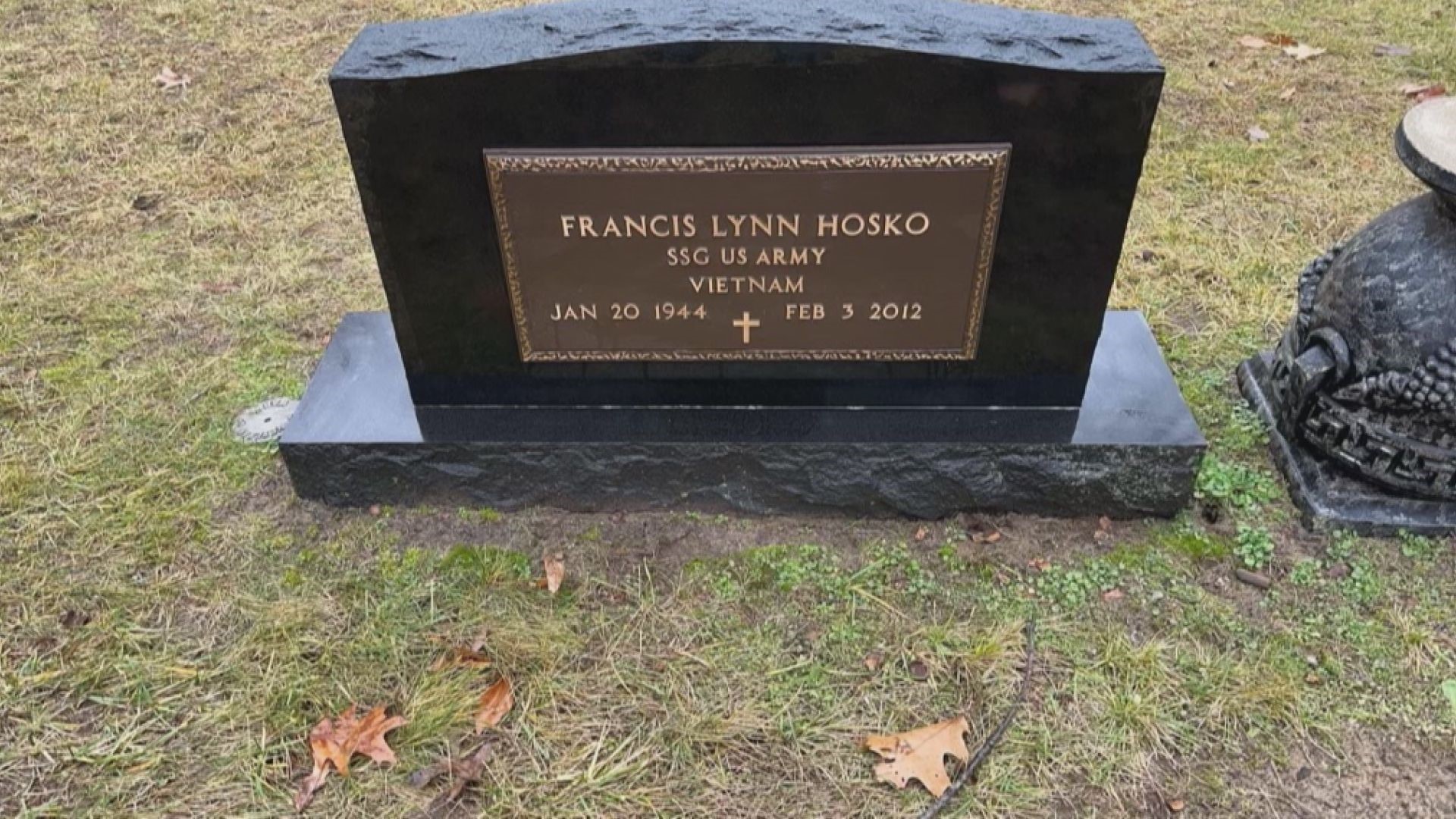 Veteran's family searching for missing memorial plaque from grave ...
