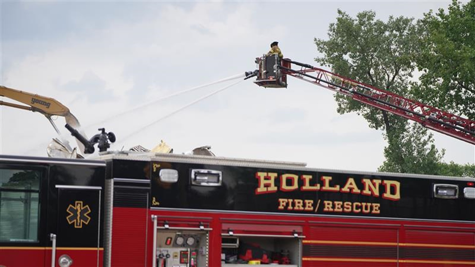 Fire breaks out at Padnos headquarters in Holland, MI | wzzm13.com