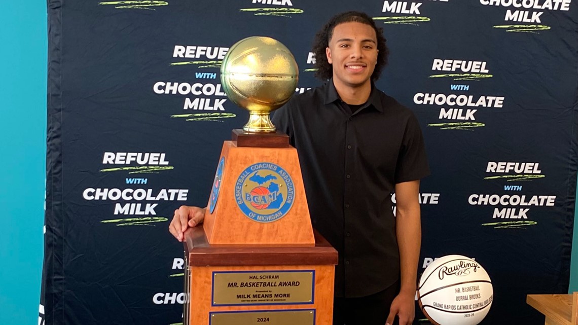 West Michigan senior takes home 2024 Mr. Basketball award | wzzm13.com
