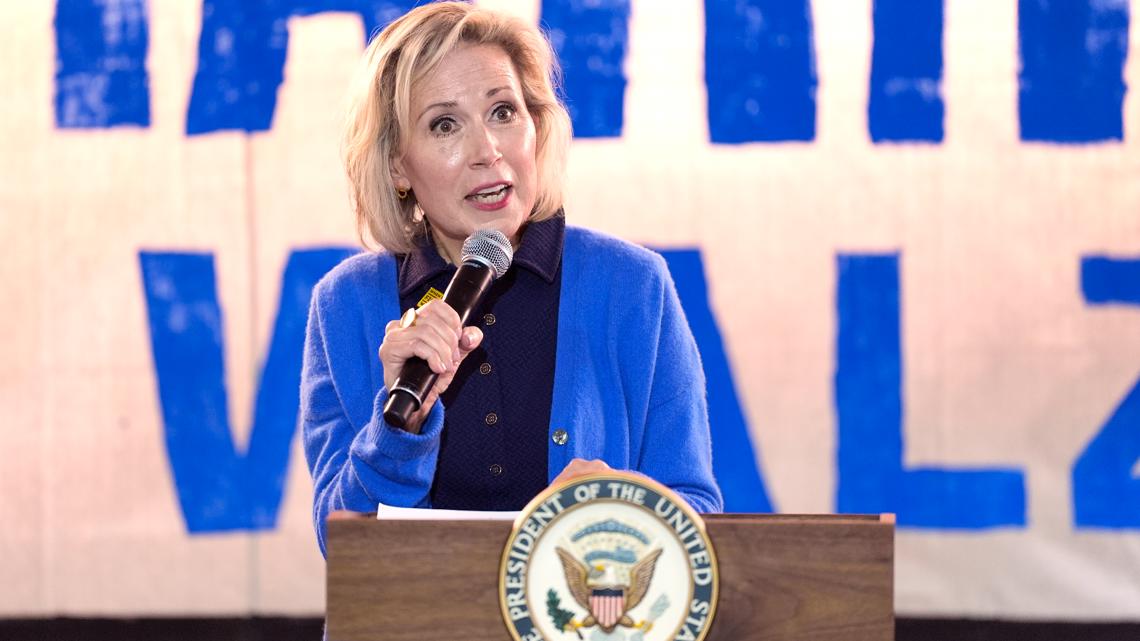 Gwen Walz to speak to Michigan teacher's union in Grand Rapids | wzzm13.com