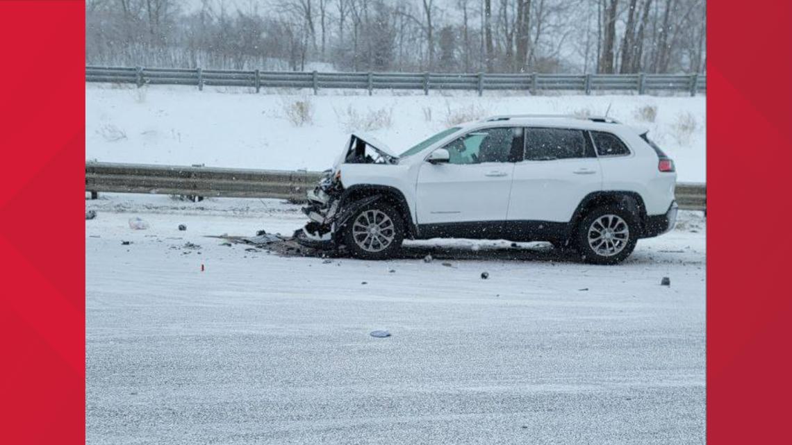 20-car pileup on I-96 in Grand Rapids closes highway | wzzm13.com