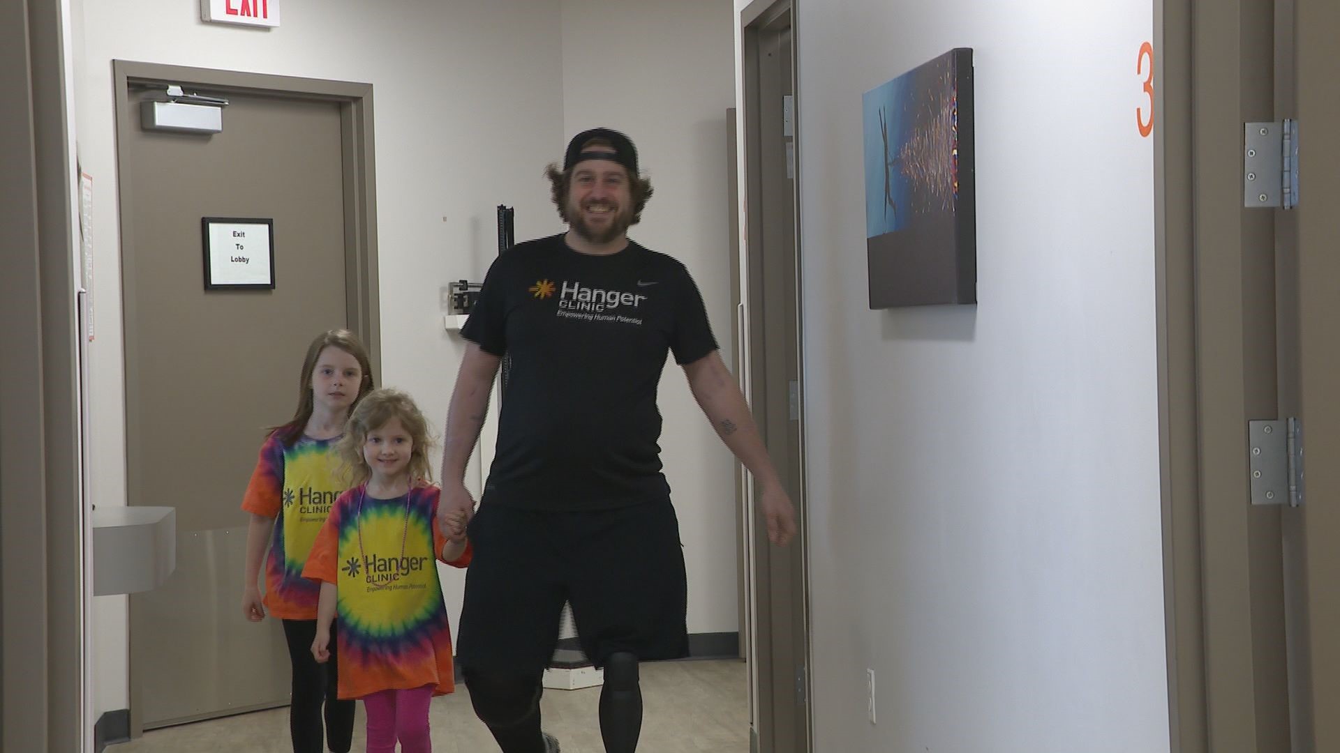 West Michigan man inspires other amputees by sharing his story | wzzm13.com