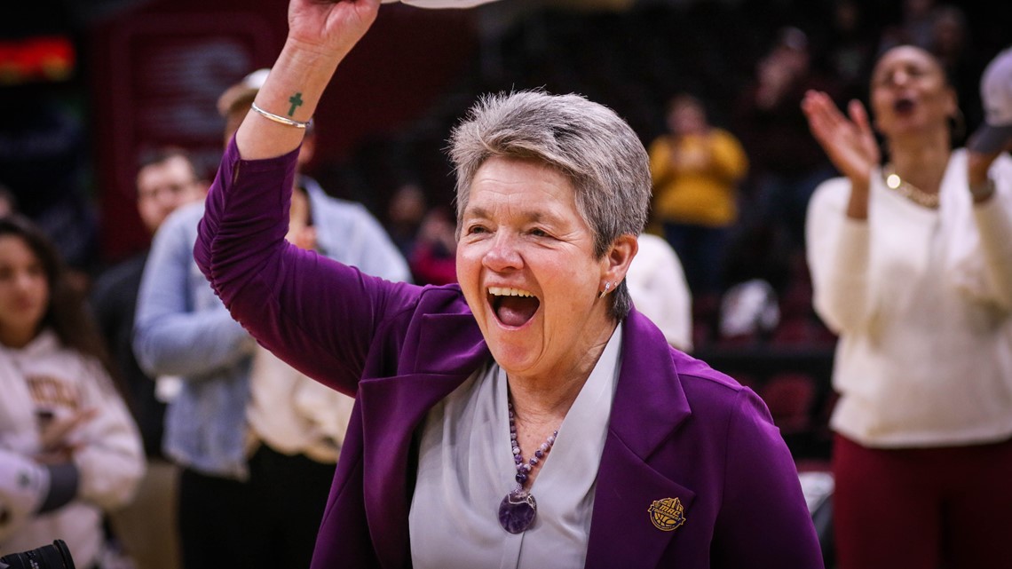 Michigan basketball team honors 'Mt. Rushmore' of women coaches ...