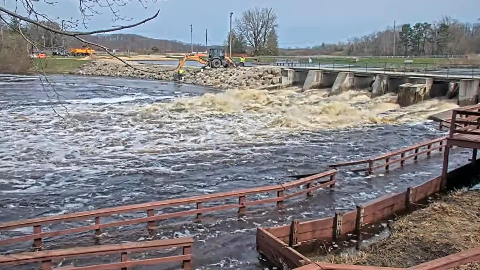 LIVE LOOK | Water continues to surge through the Hesperia Dam | wzzm13.com