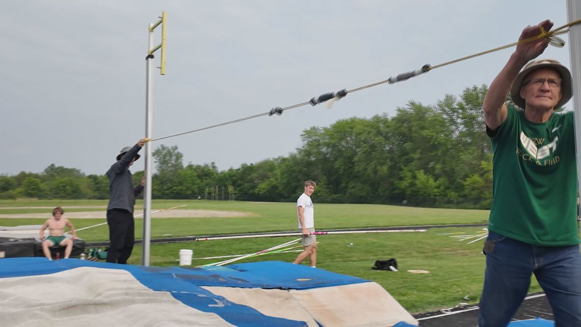 Father-son duo carries pole vaulting legacy | wzzm13.com