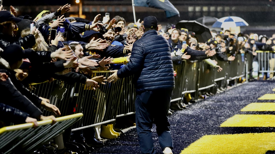 Michigan Wolverines return home to screaming fans after victory over ...