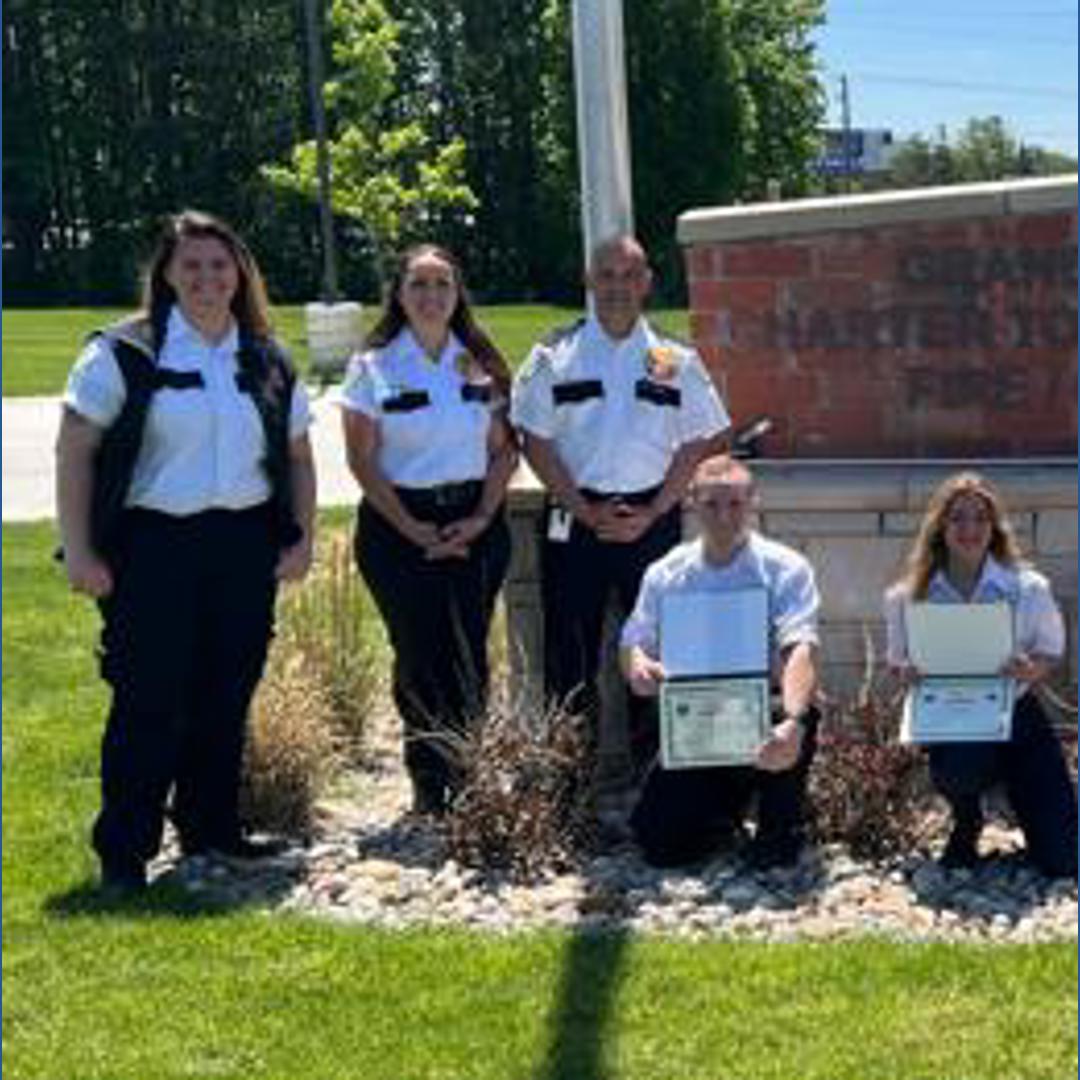 Life EMS Ambulance graduates first Ottawa County EMT class | wzzm13.com