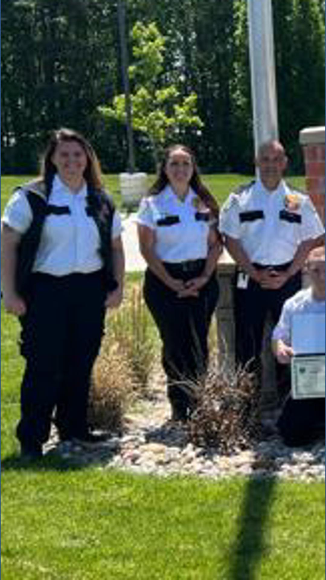Life EMS Ambulance graduates first Ottawa County EMT class | wzzm13.com