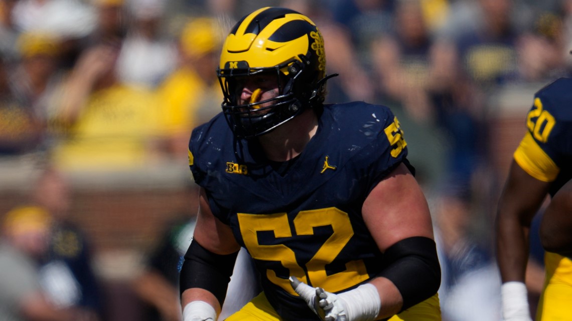 Karsen Barnhart proves to be versatile on Michigan offensive line ...