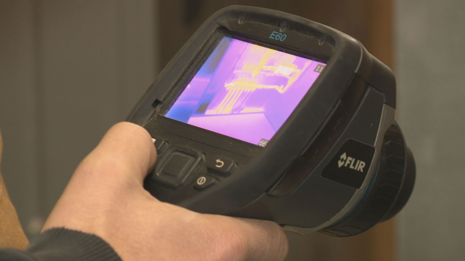 How thermal imaging serves homeowners during extreme cold | wzzm13.com