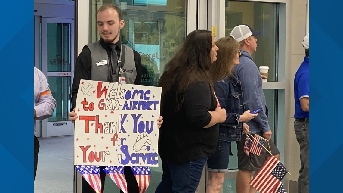 Michigan veterans participate in honor flight | wzzm13.com