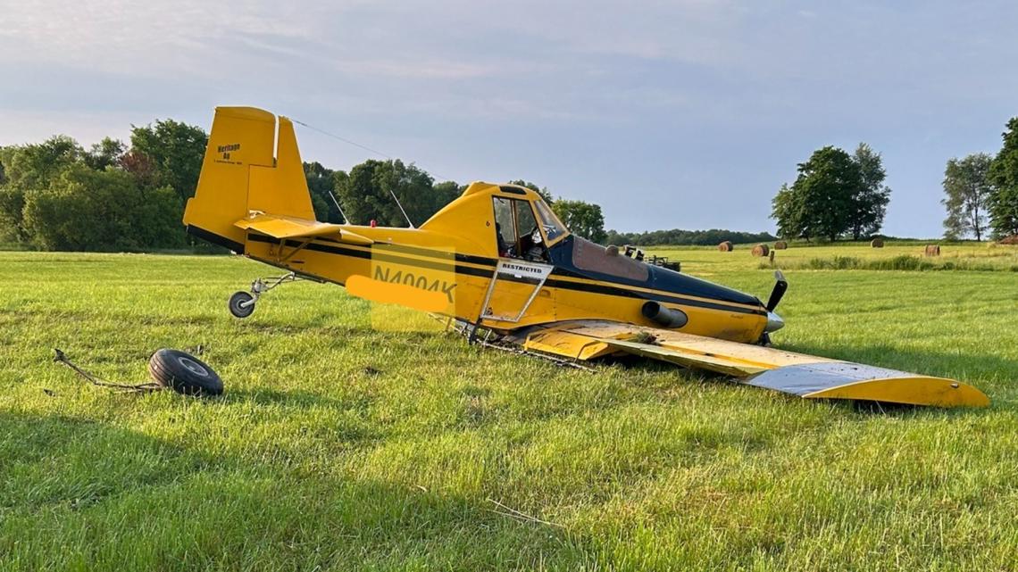 No injuries after crop dusting plane crashes in Mt. Pleasant | wzzm13.com