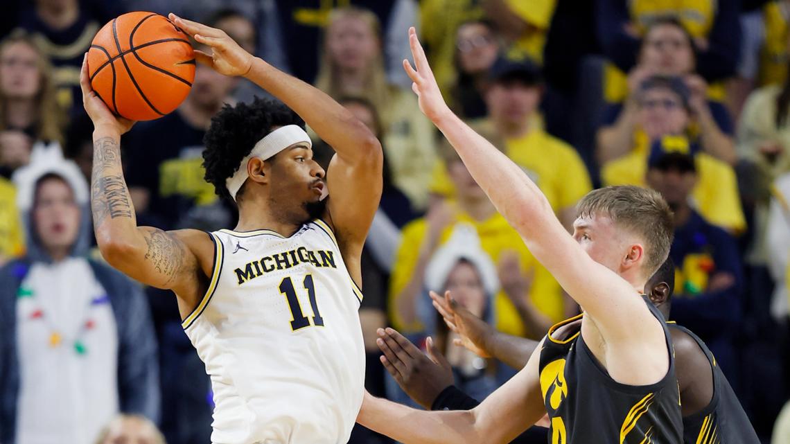 Michigan beats Iowa 85-83 for Wolverines' 7th straight victory | wzzm13.com