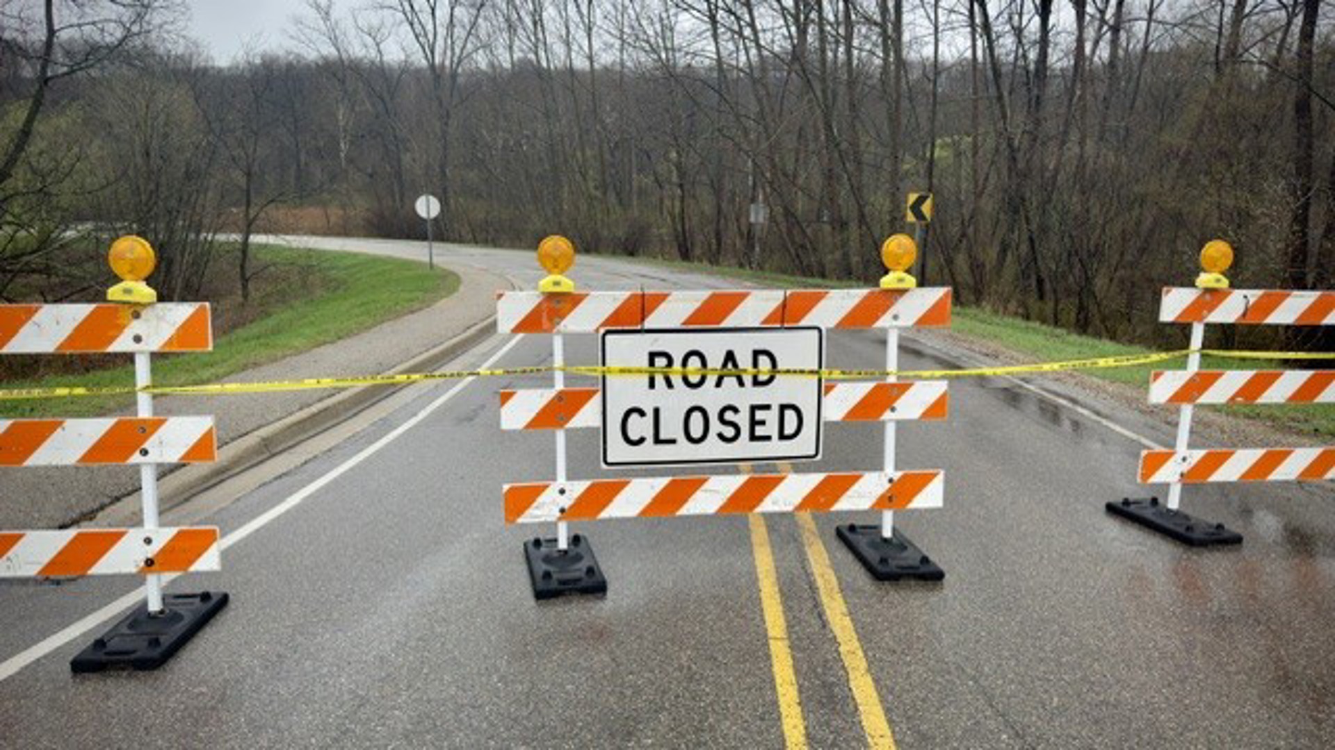 Many roads closed in Newaygo Co. amid evacuation as waters rise inside ...