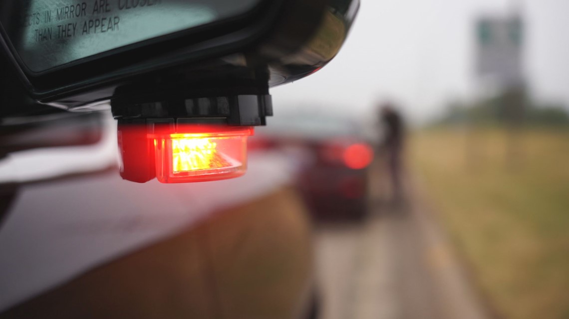 Deputies educate on Michigan's new distracted driving law | wzzm13.com