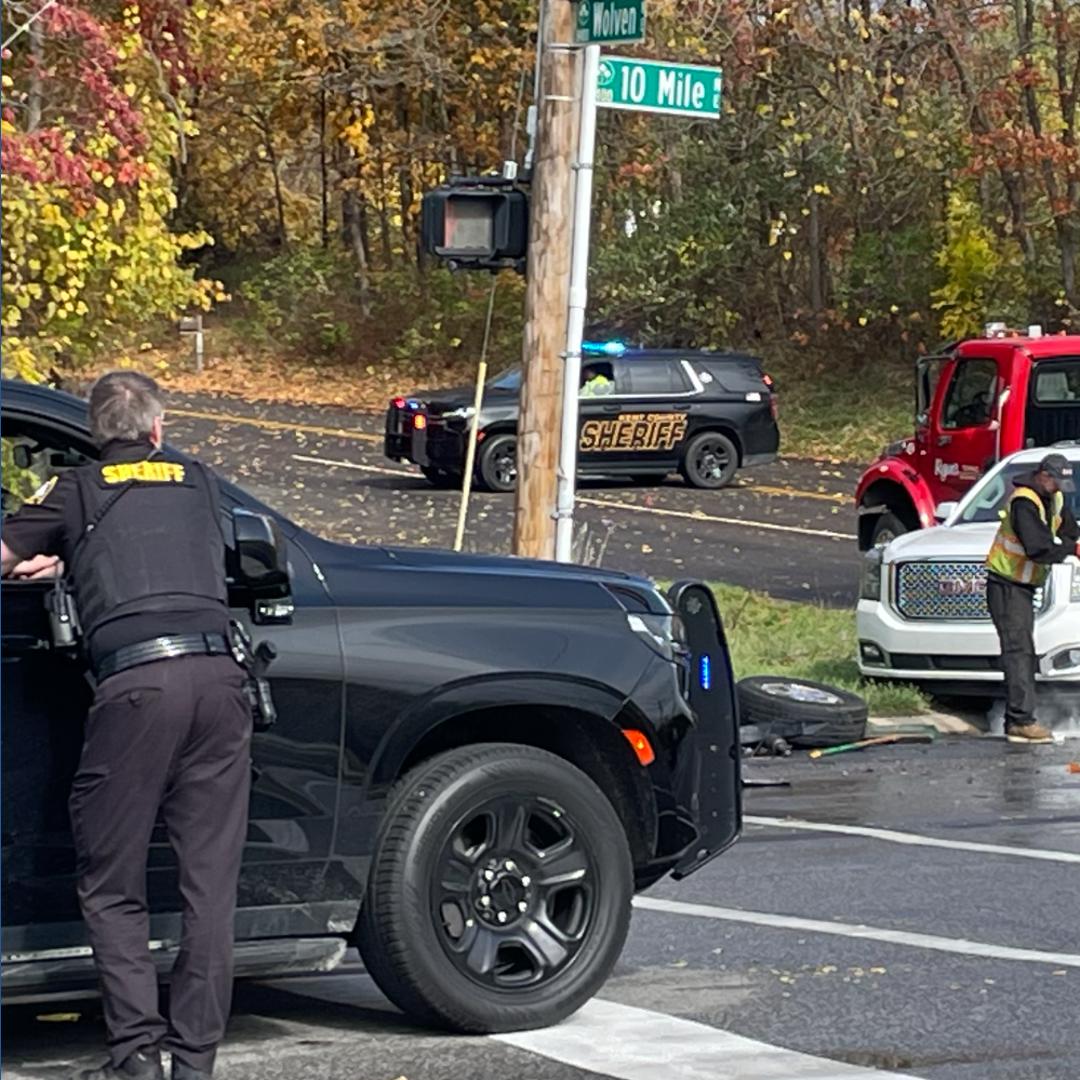 Kent Co. crash leaves 2 injured, 1 in serious condition | wzzm13.com