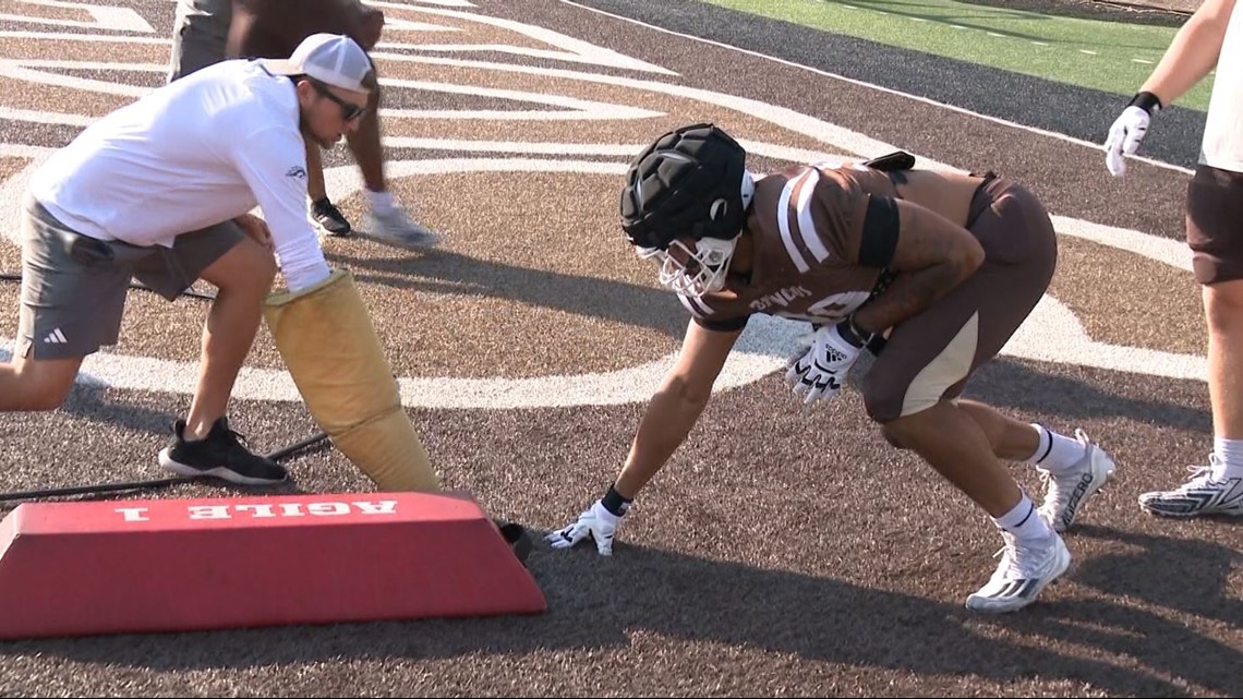 Kneeland scores big man touchdown for Western Michigan | wzzm13.com