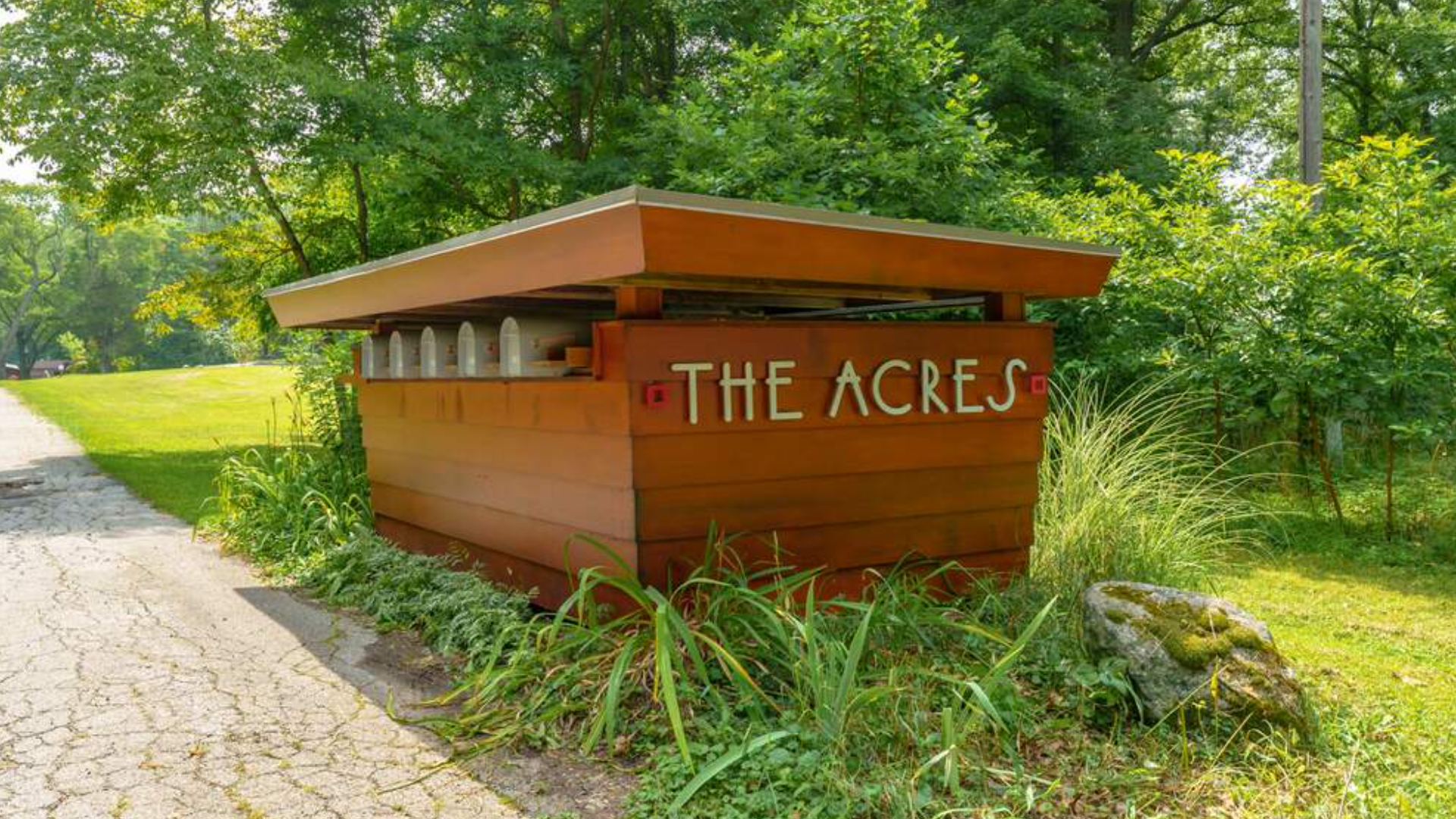 Two Frank Lloyd Wright homes for sale together | wzzm13.com