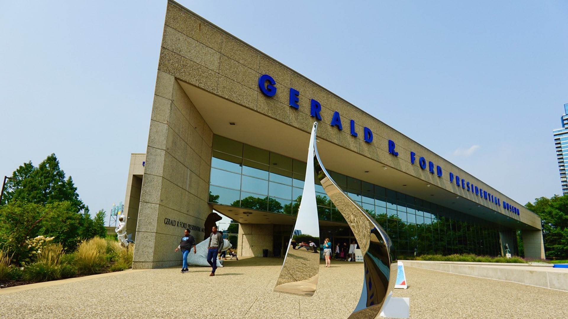 The complete guide to ArtPrize 2022 | wzzm13.com