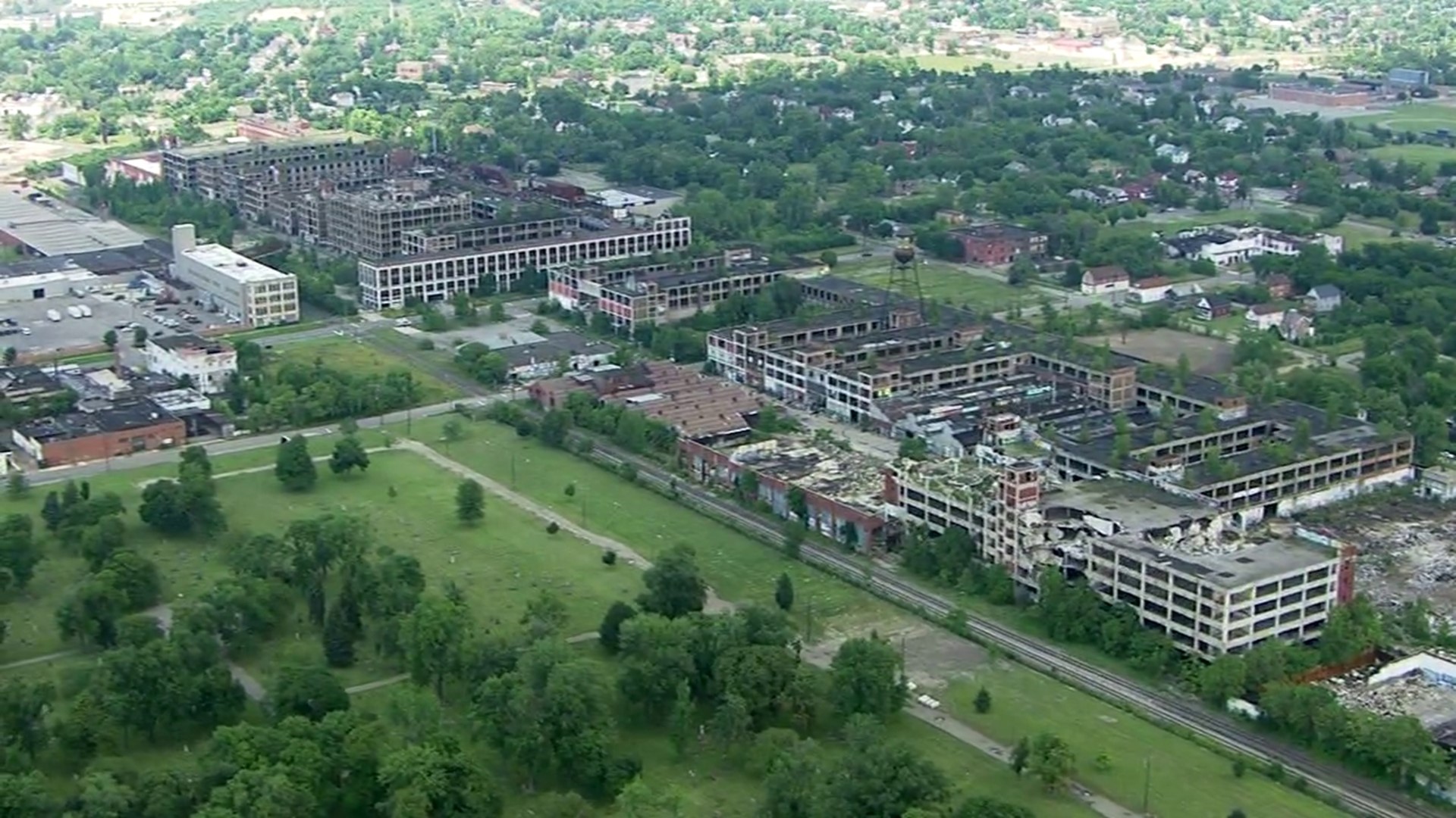 Michigan judge orders Detroit Packard plant to be destroyed | wzzm13.com