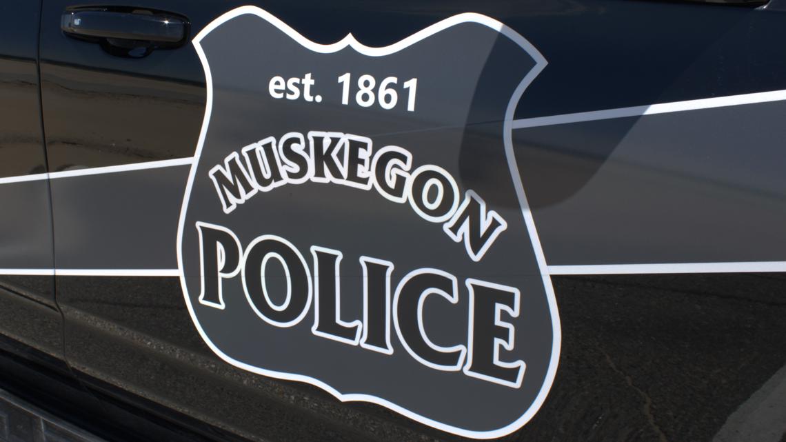 Woman injured after being stabbed during attempted robbery in Muskegon ...
