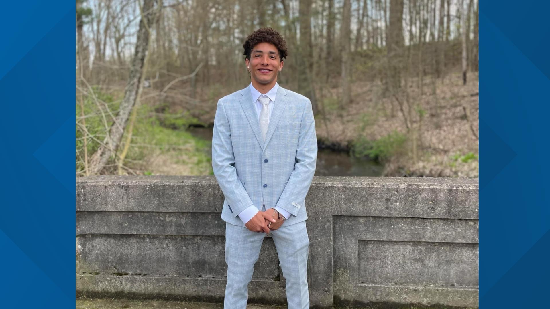 High school football player who collapsed during game is OK | wzzm13.com