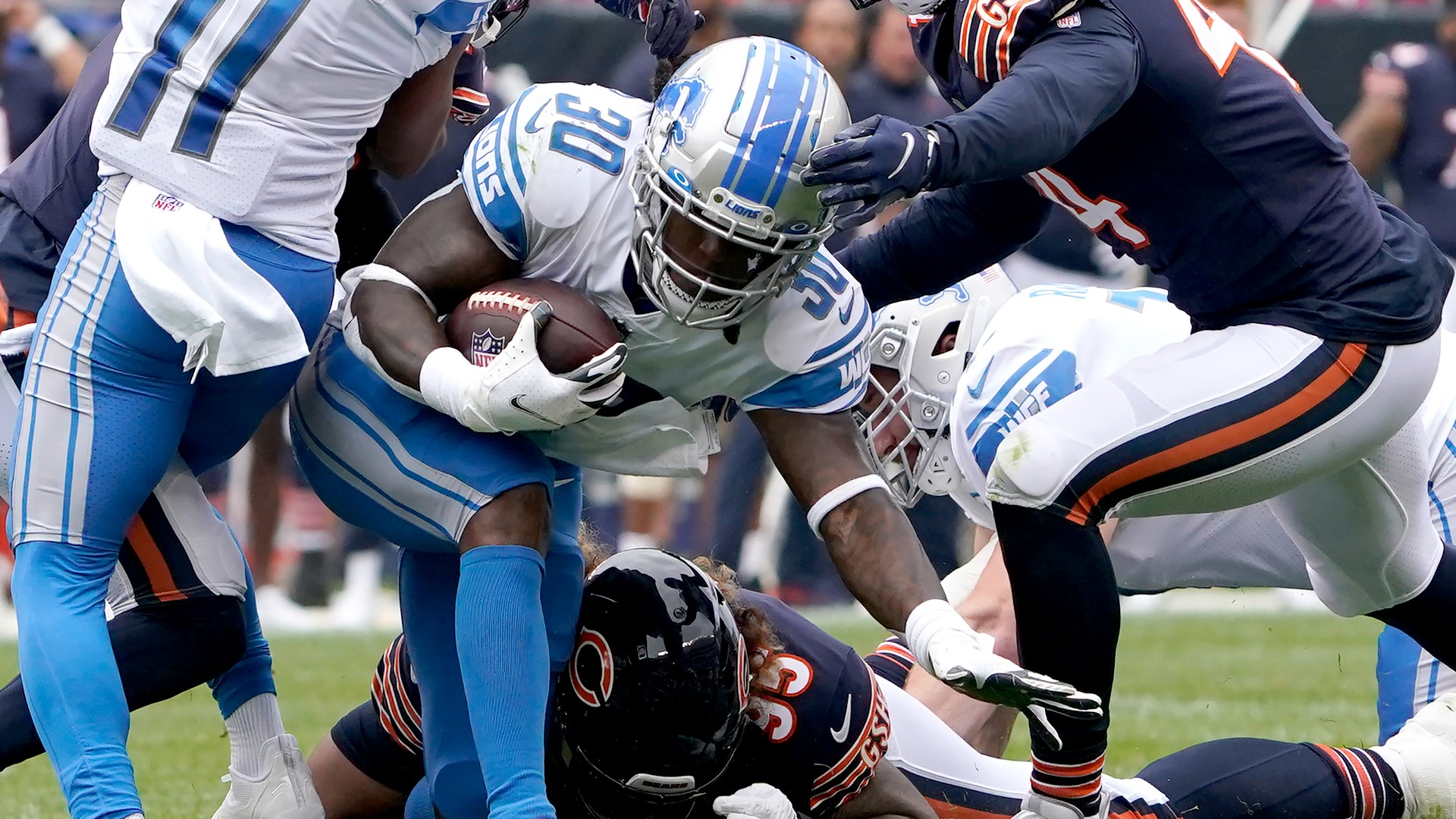 Fields, Bears bounce back to beat winless Lions 24-14 | wzzm13.com