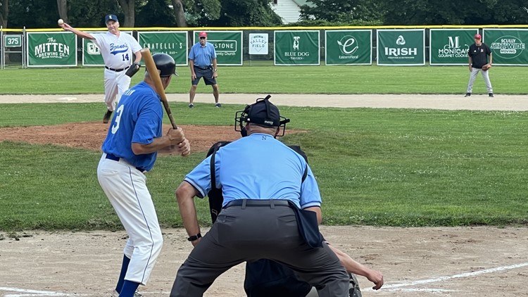 Michigan baseball players honor legendary 84-year-old teammate | wzzm13.com