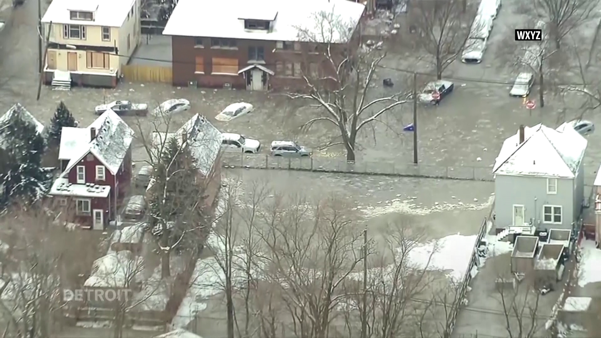Detroit crews work to fix broken water main that flooded dozens of ...