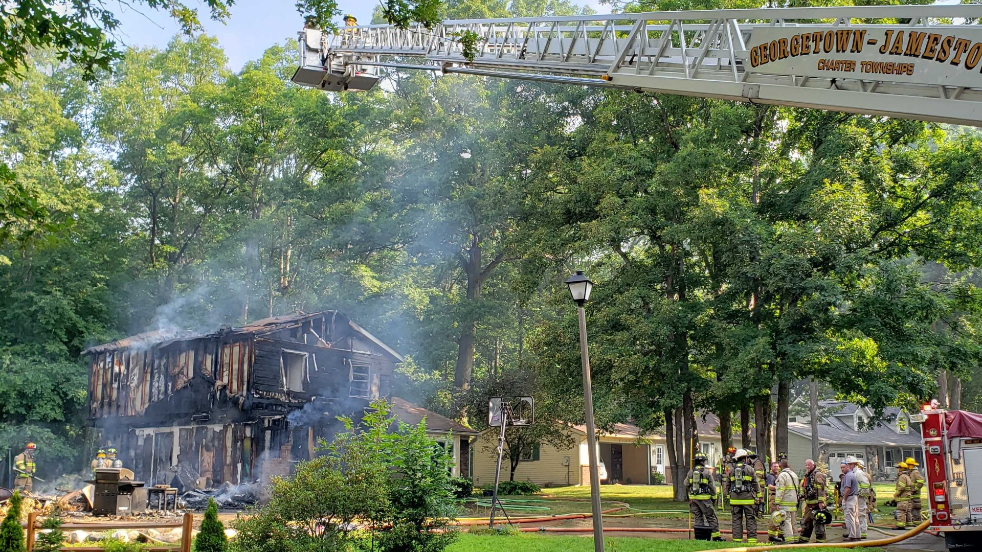 Three kids safe after serious house fire in Hudsonville | wzzm13.com