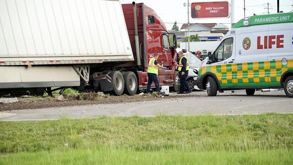 Kentwood resident seriously hurt in crash between semi, minivan on ...