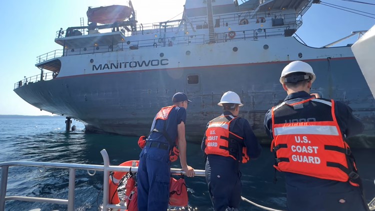 Crews continue to clean diesel spill on Lake Michigan | wzzm13.com