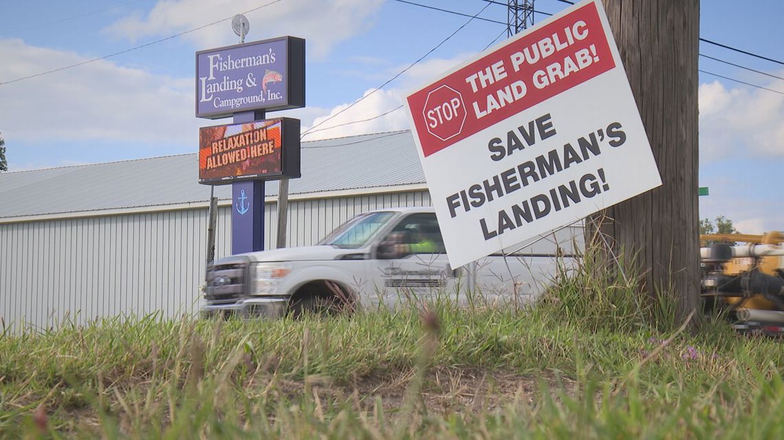 Muskegon campers oppose waterfront land swap proposal | wzzm13.com