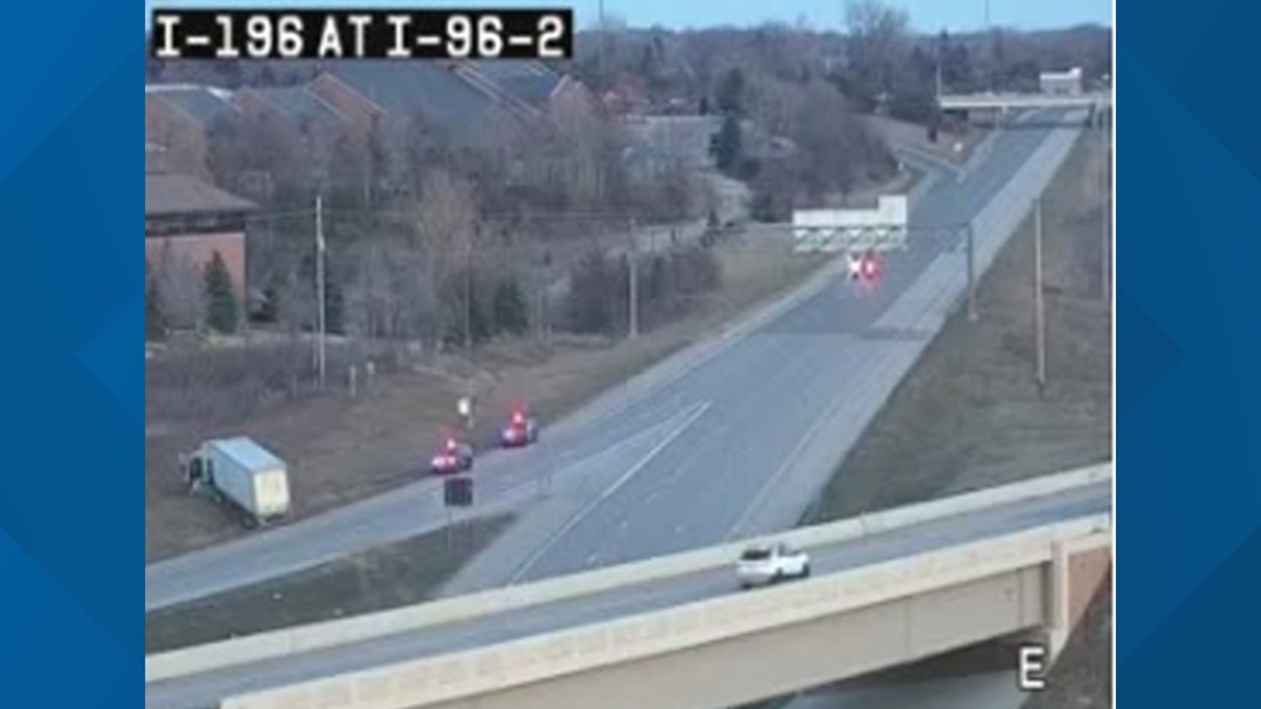 MDOT: Portion of WB I-96 closed due to crash | wzzm13.com