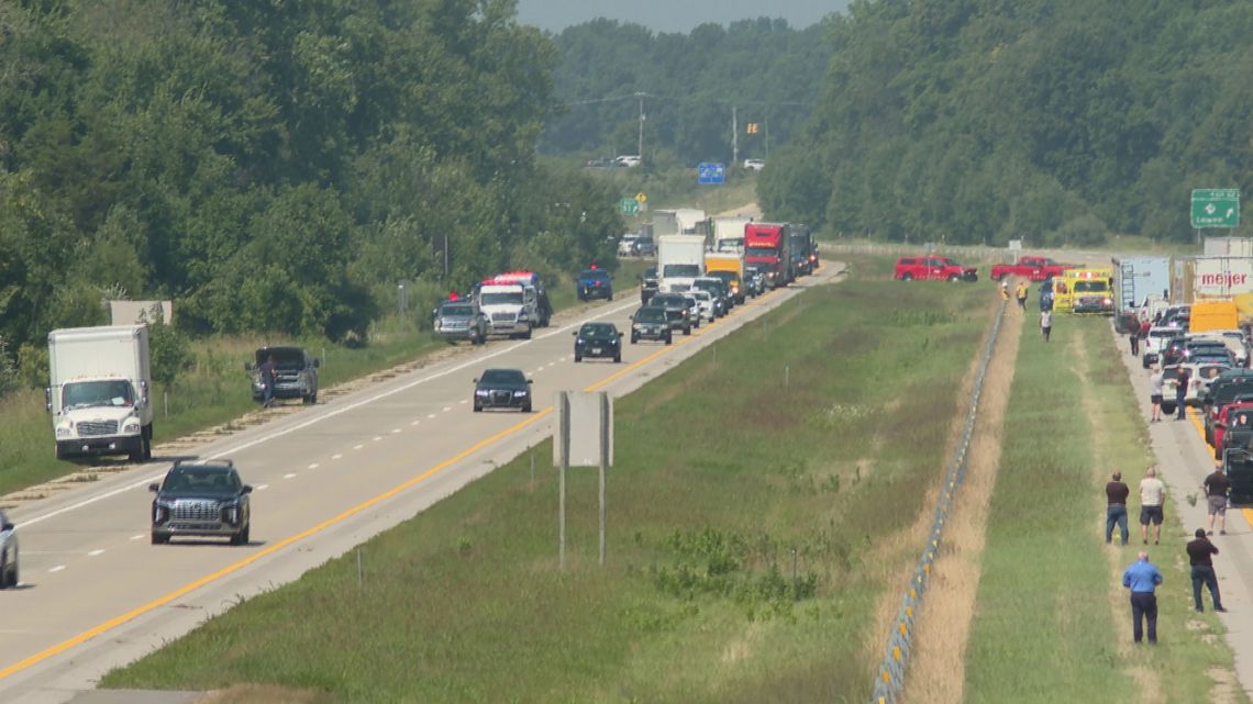 Multi-car crash shut down Westbound I-96 near Lowell | wzzm13.com