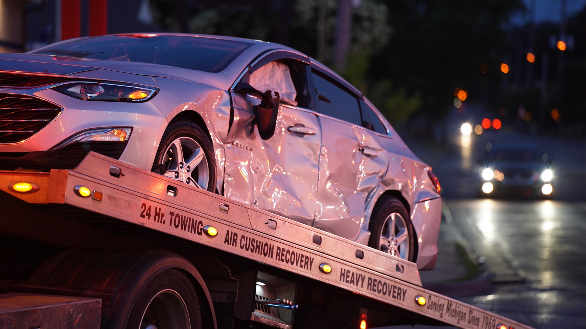 3 cars, motorcycle collide on Grand Rapids NE side | wzzm13.com