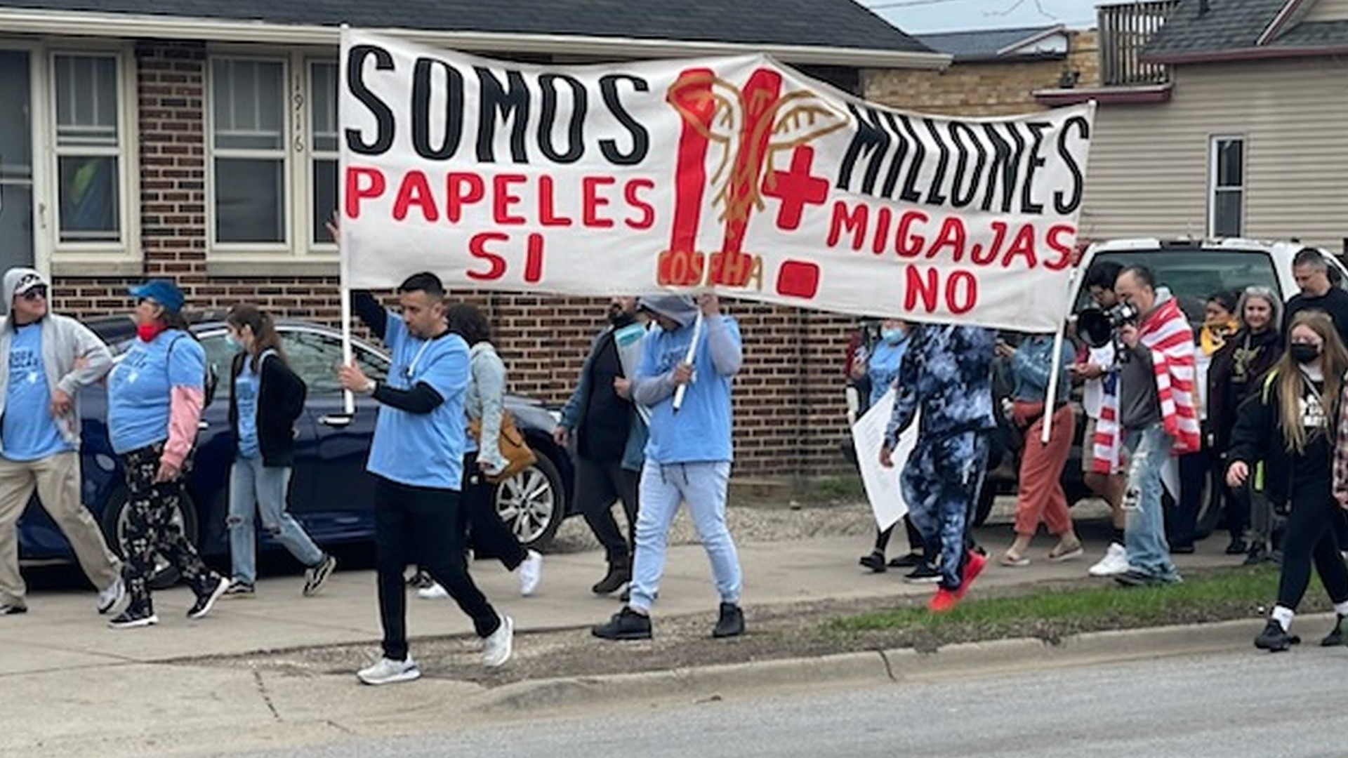 March demands rights for undocumented immigrants | wzzm13.com