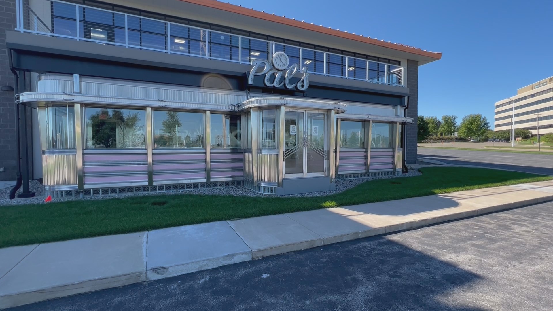 Vintage '50s diner to host grand opening in Muskegon Thursday | wzzm13.com