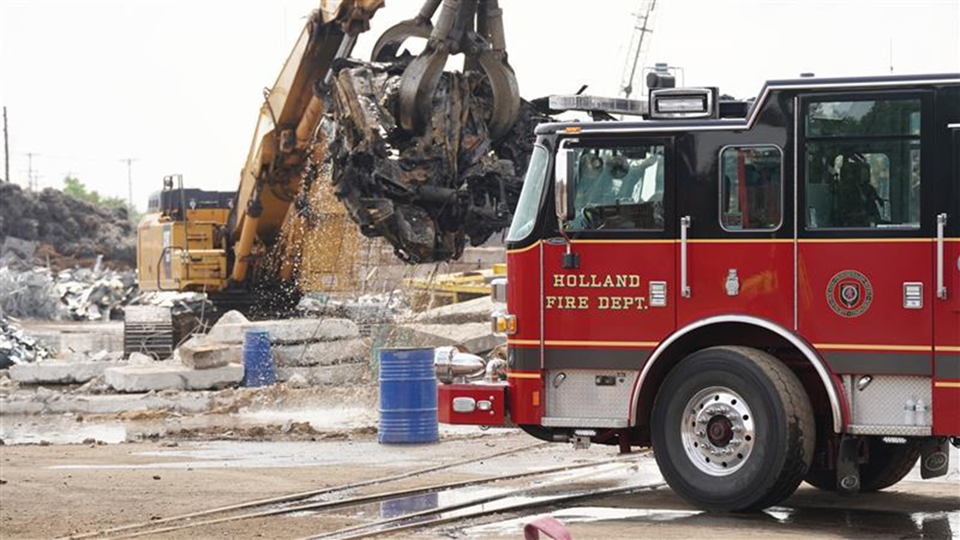 Fire breaks out at Padnos headquarters in Holland, MI | wzzm13.com