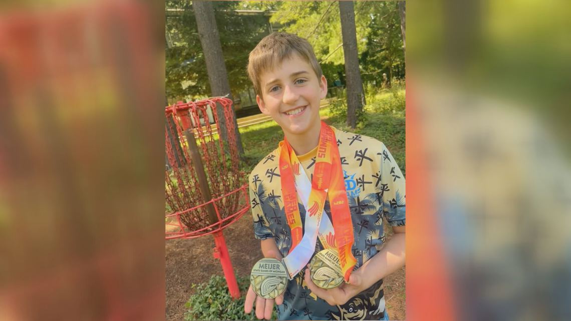 Grand Rapids resident Kaiden Bell is a 12-year-old disk golf star | wzzm13.com