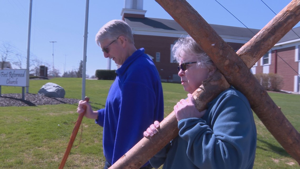 Byron Center church carries cross on Good Friday | wzzm13.com