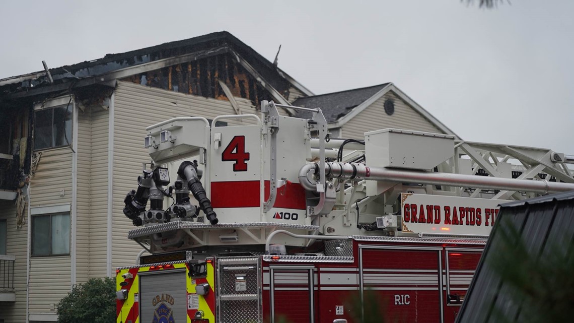 Kentwood apartment fire leaves 28 displaced | wzzm13.com