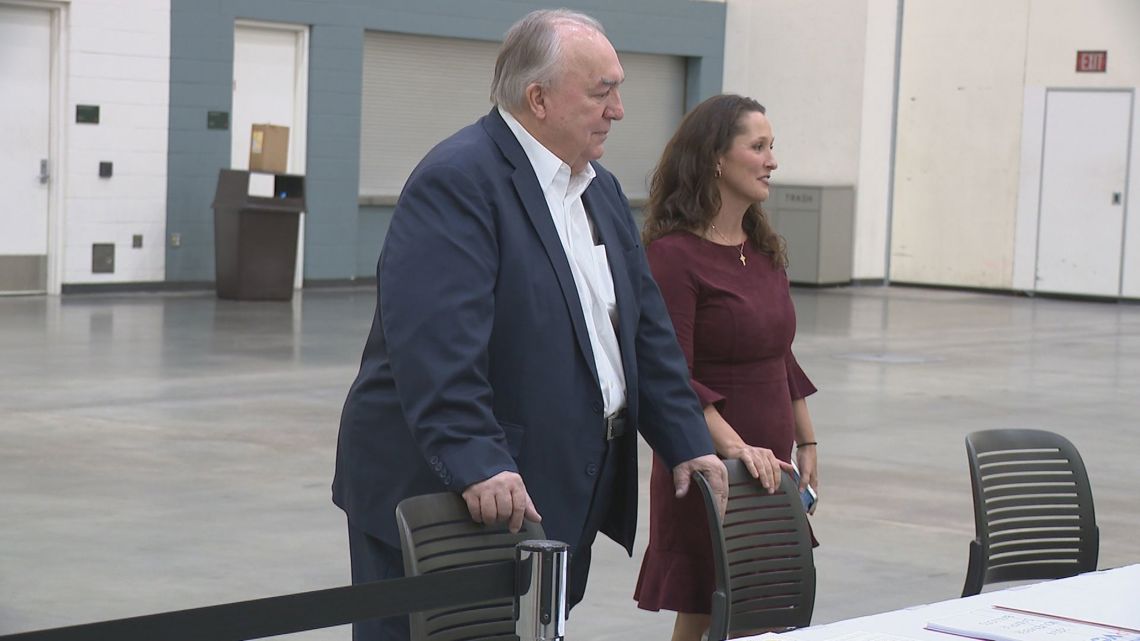 Former Gov. Engler, elected officials tour Kent County early voting ...