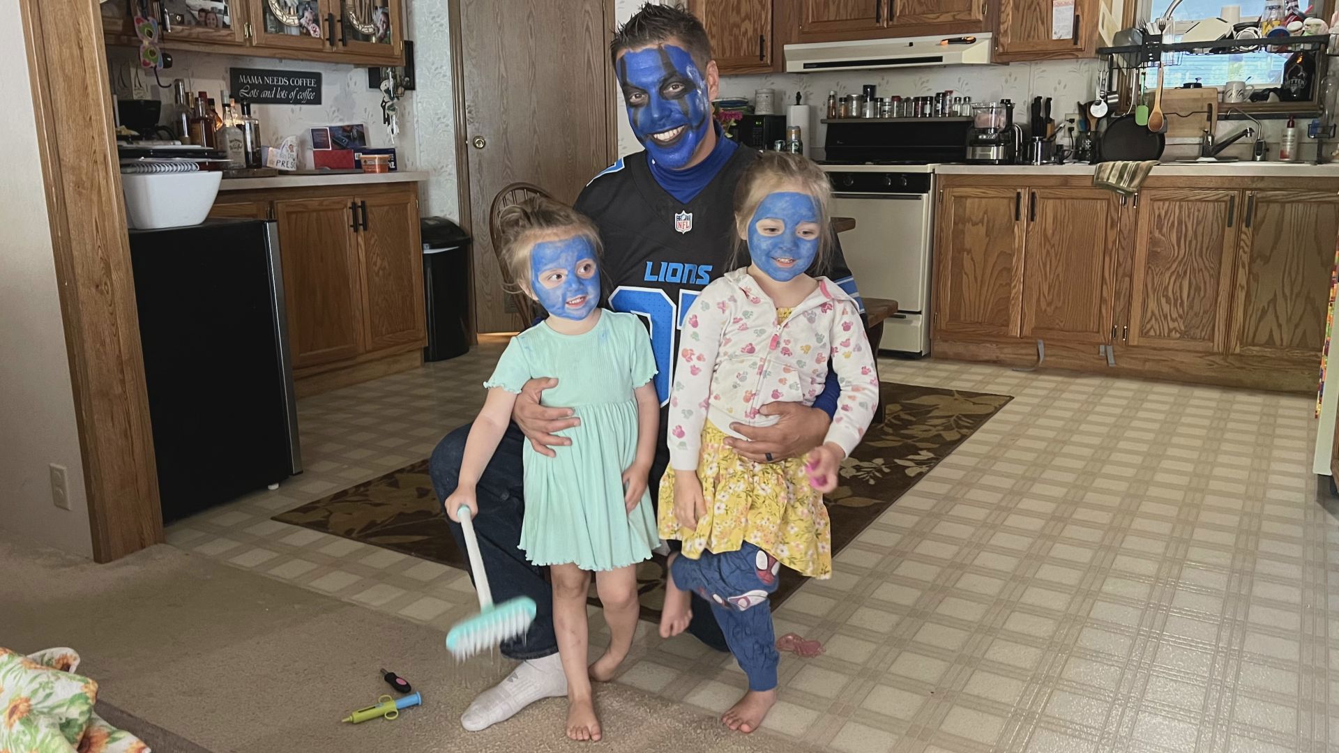 Lions' 'blue-face' rocks face paint for second year | wzzm13.com